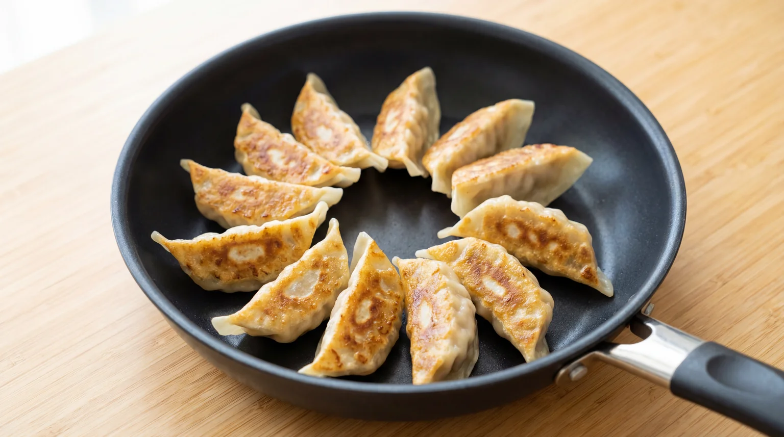 Homemade Gyoza Recipe – Crispy Pan-Fried Dumplings